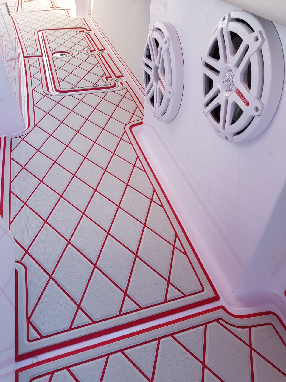 Exalto Emirates at the Abu Dhabi International Boat Show - SeaDek