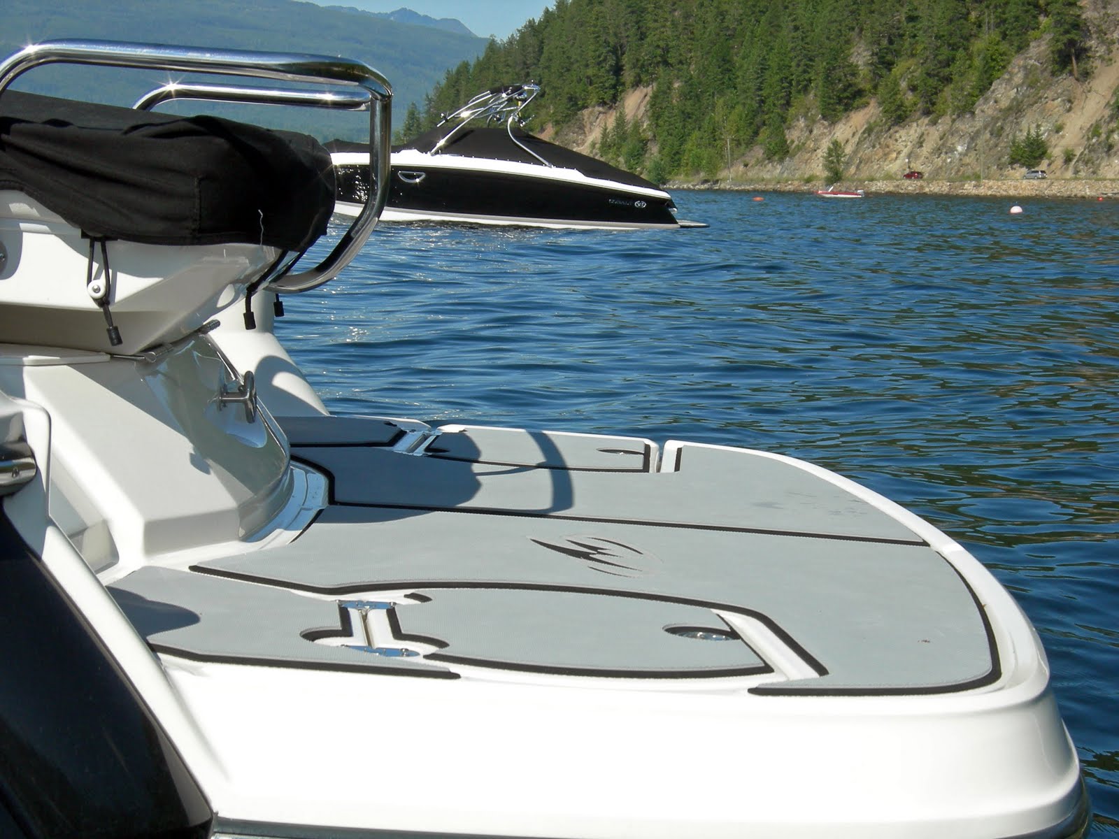 Monterey 234FSX - SeaDek