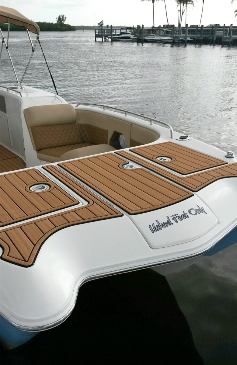 2001 World Cat with Faux Teak SeaDek - SeaDek