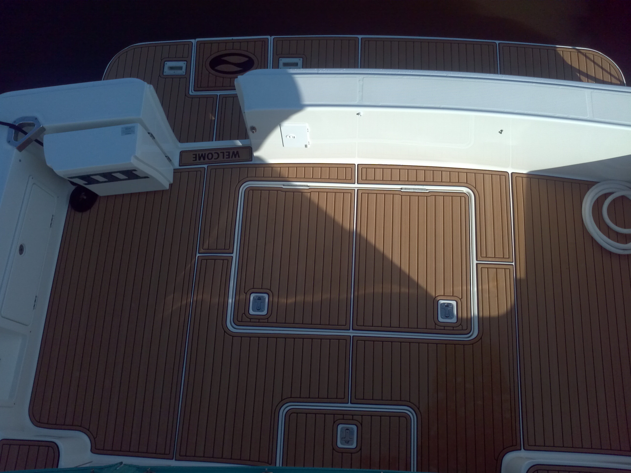 Silverton Convertible 42' With Faux Teak SeaDek - SeaDek