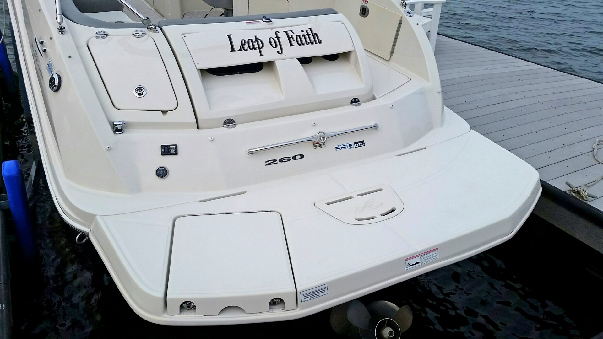Sea Ray 260 - Before and After SeaDek - SeaDek