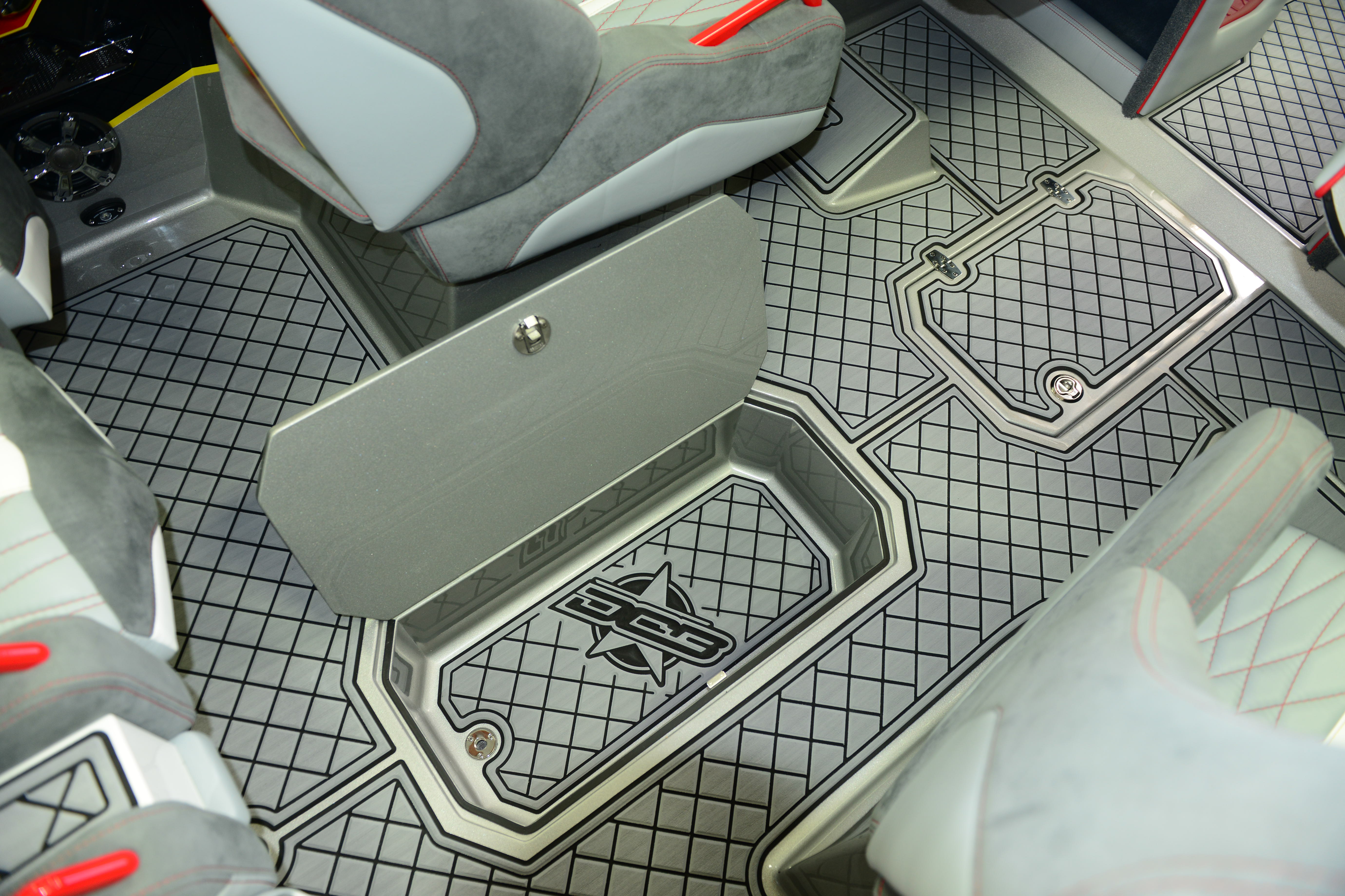 Dave's Custom Boats - SeaDek