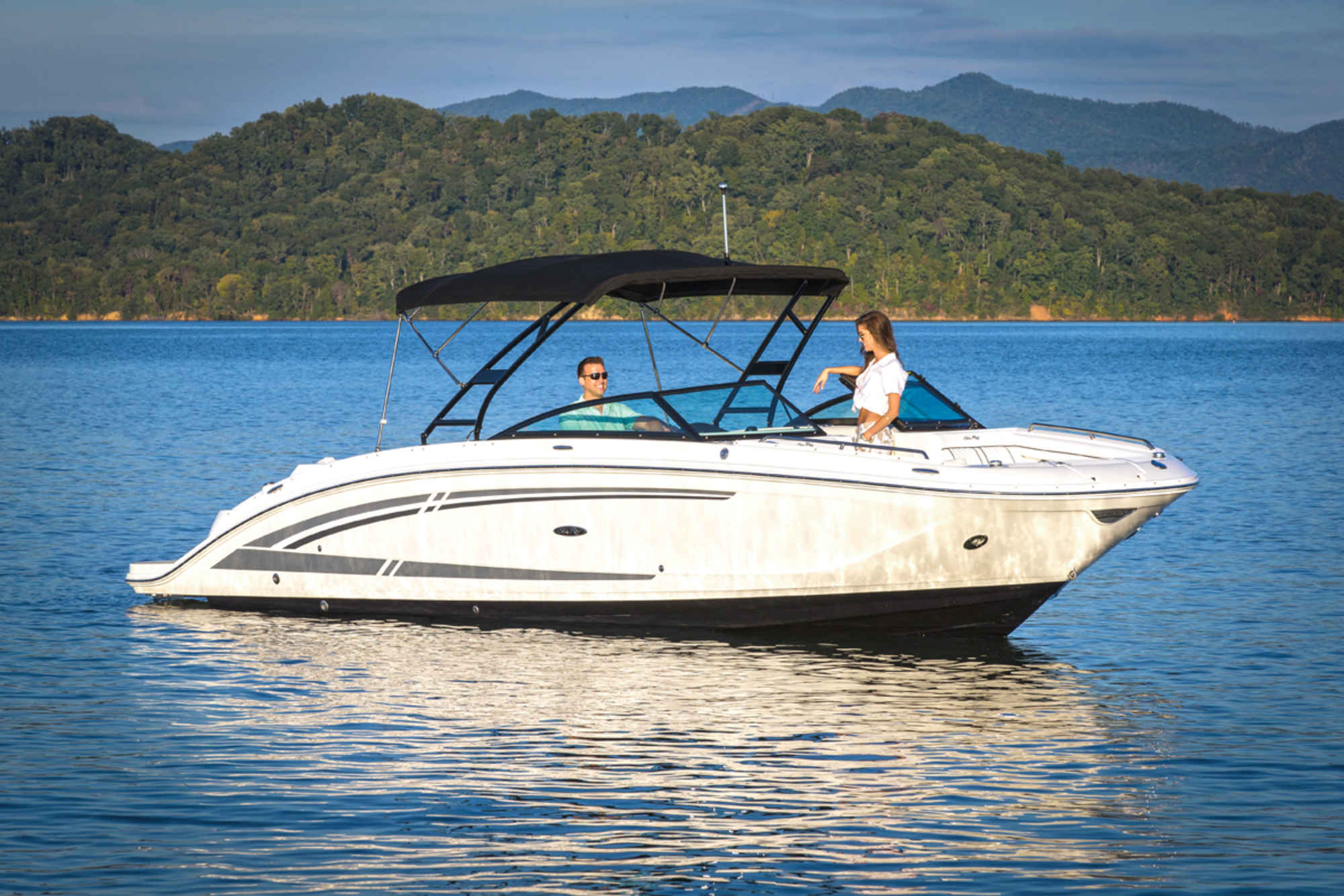 Sea Ray 290 Sundeck with SeaDek - SeaDek
