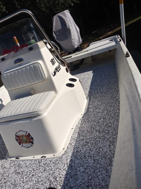 DIY SeaDek on a Mako 181 - SeaDek